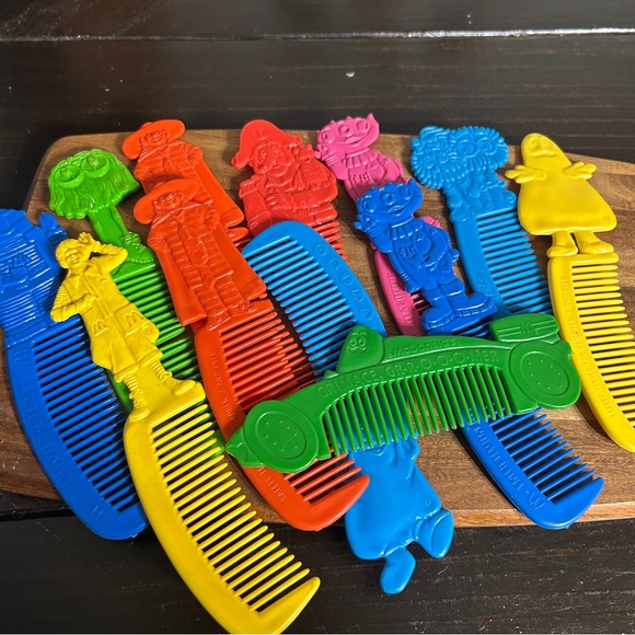 McDonald's | Toys | Mcdonalds Vintage Happy Meal Character Combs 98s ...